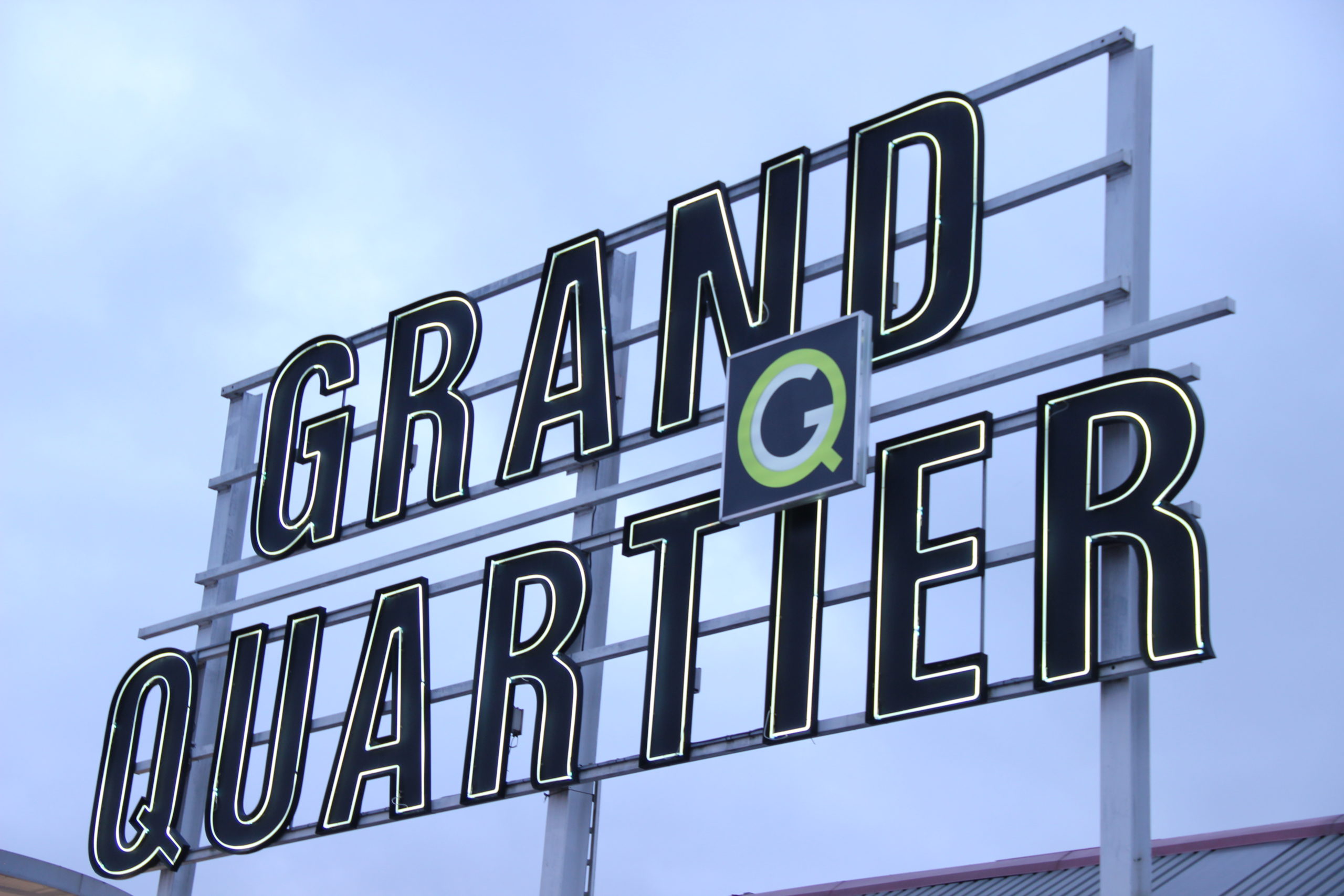 Centre-Commercial-Grand-Quartier - Groupe Self Signal